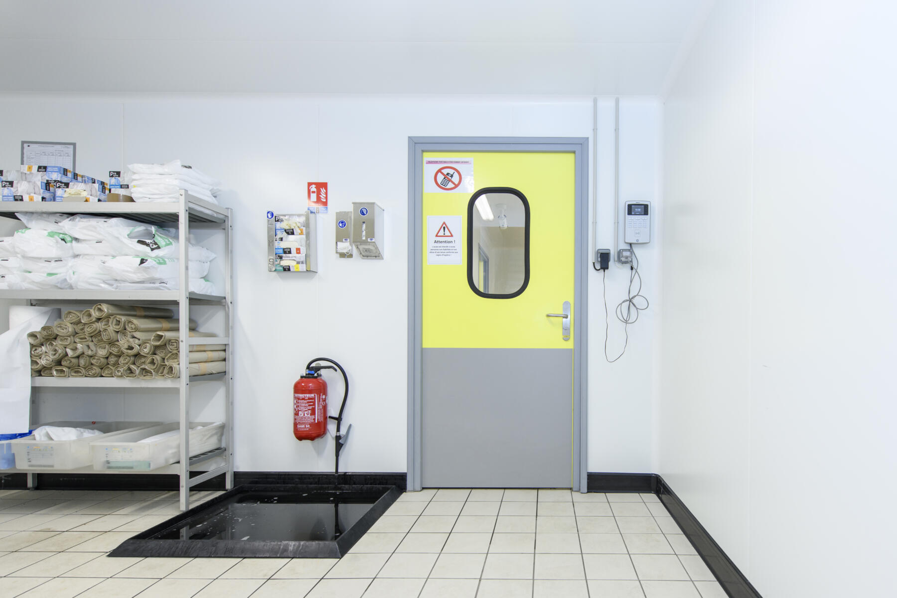 Door for Dagard semi-isothermal enclosures