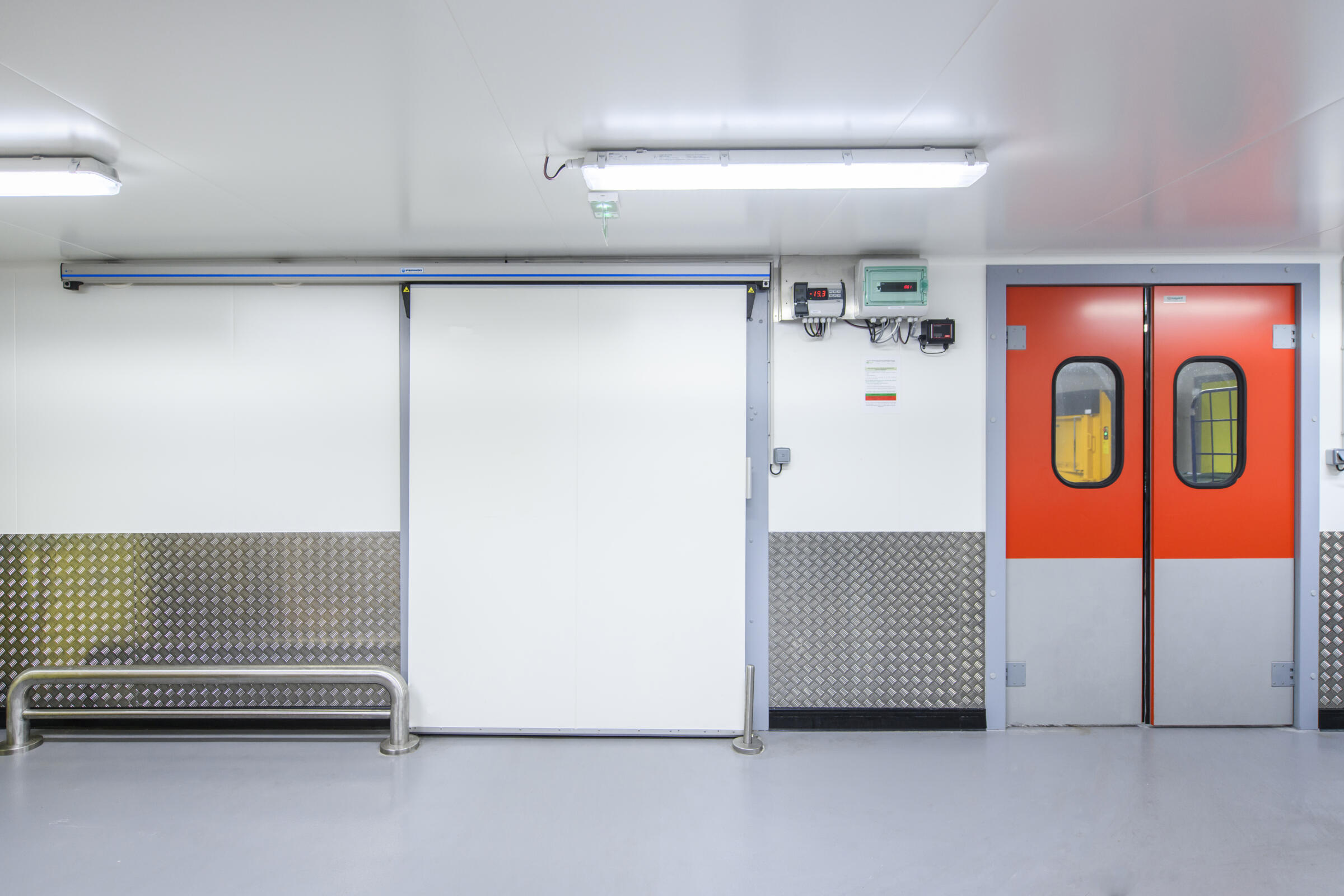Porte coulissante pour enceinte isotherme Dagard