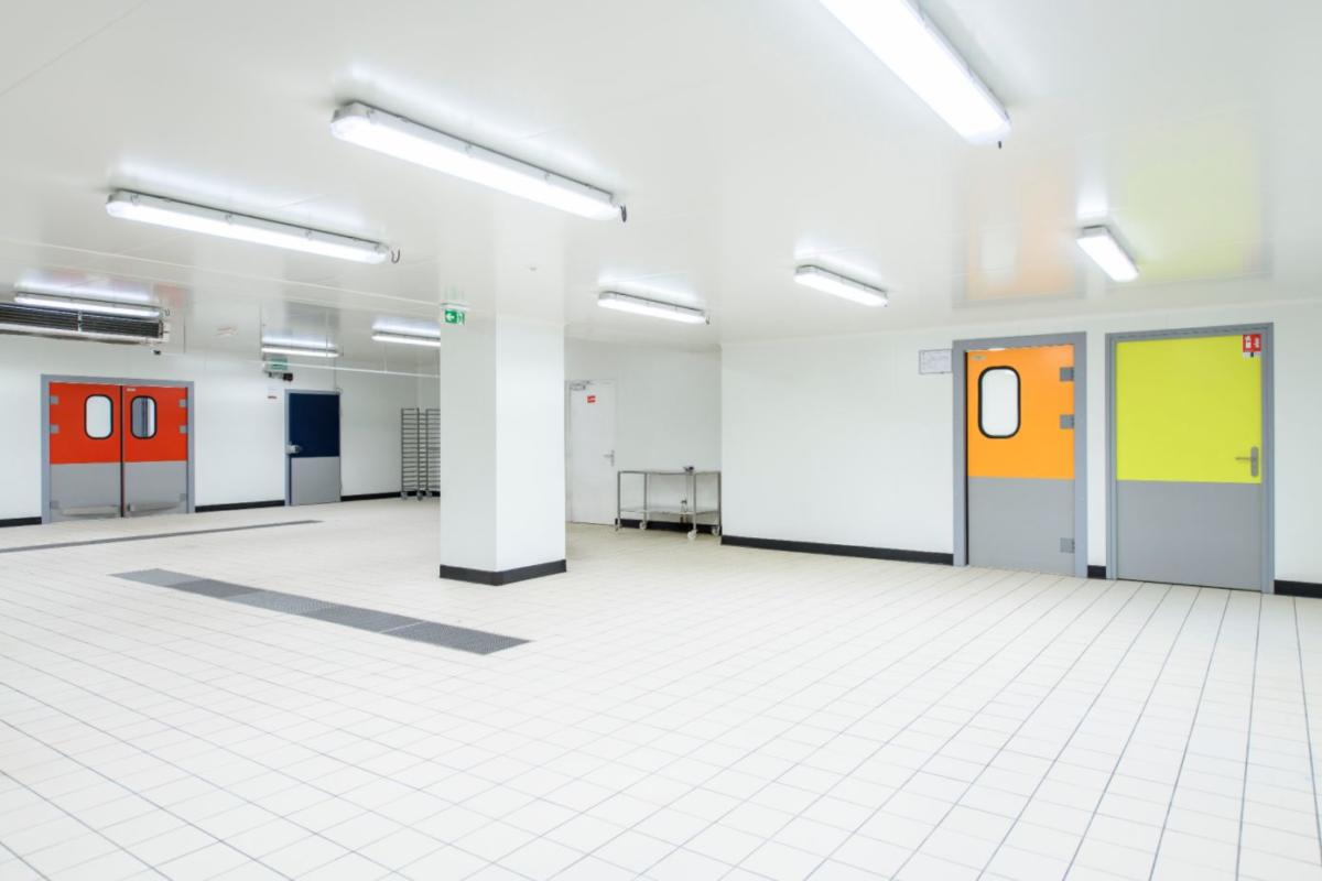 Dagard isothermal enclosure door: many references