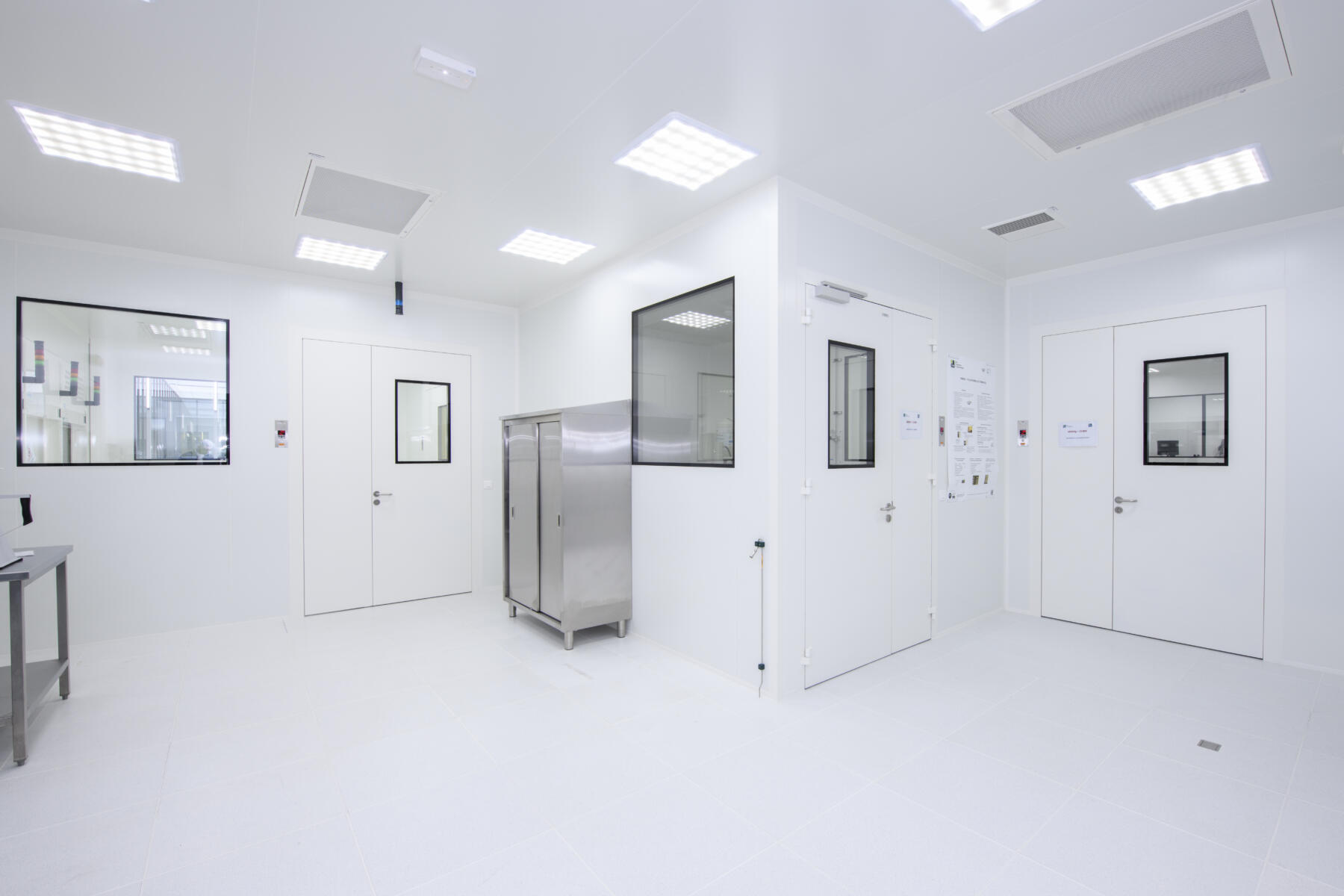 Dagard Cleanrooms in modular single piece systems
